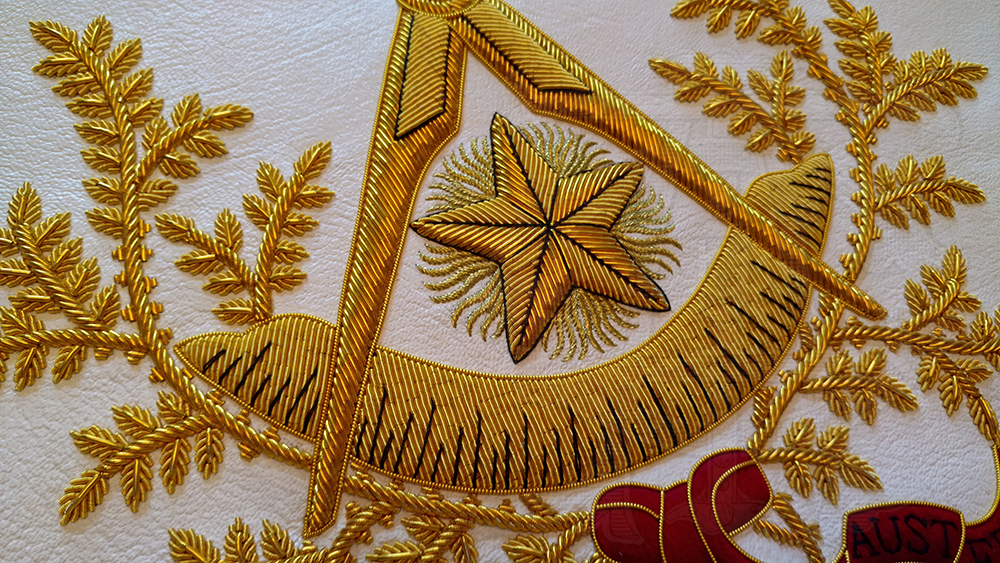 "The Bizzack" Past Master Apron – The Craftsman's Apron